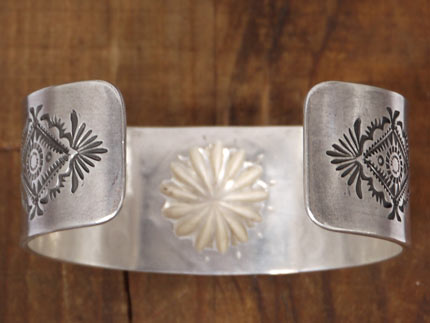 Edison Sandy Smith ブレスレット15 (ESS)・インディアンジュエリー専門店.BlueSkyTrading